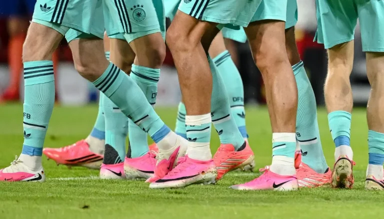 Roze golf op het WK 2026, omdat alle voetballers roze schoenen dragen